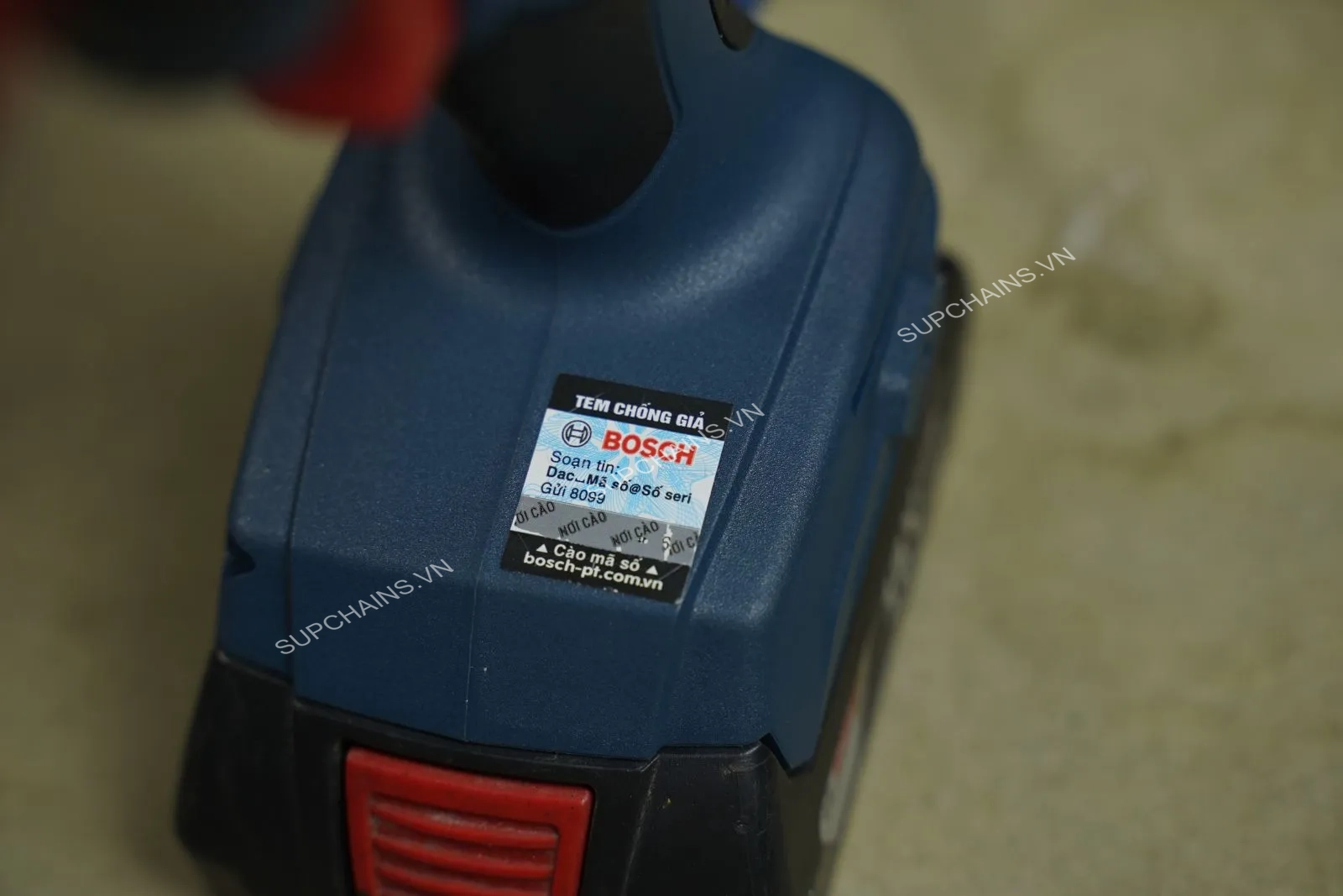 Máy siết bu lông dùng pin Bosch GDX 180-LI - Supchains.vn